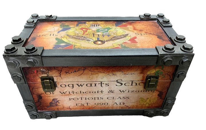 Hogwarts 30cm strapped Trunk – Jersey Oak Furniture